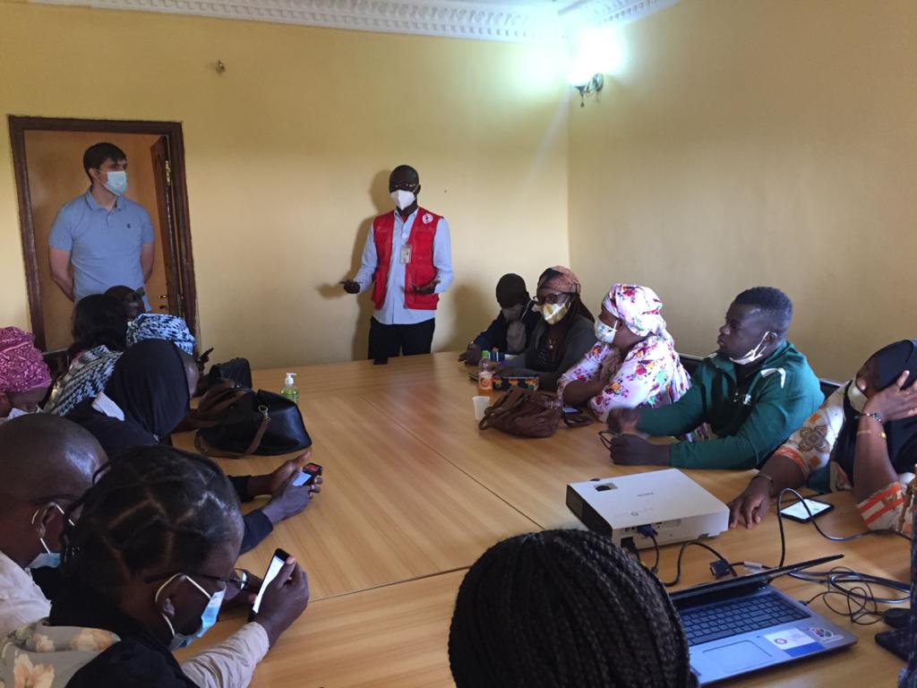 UNE NOUVELLE FORME DE PREVENTION DES RISQUES HUMANITAIRES PAR LA CROIX ...